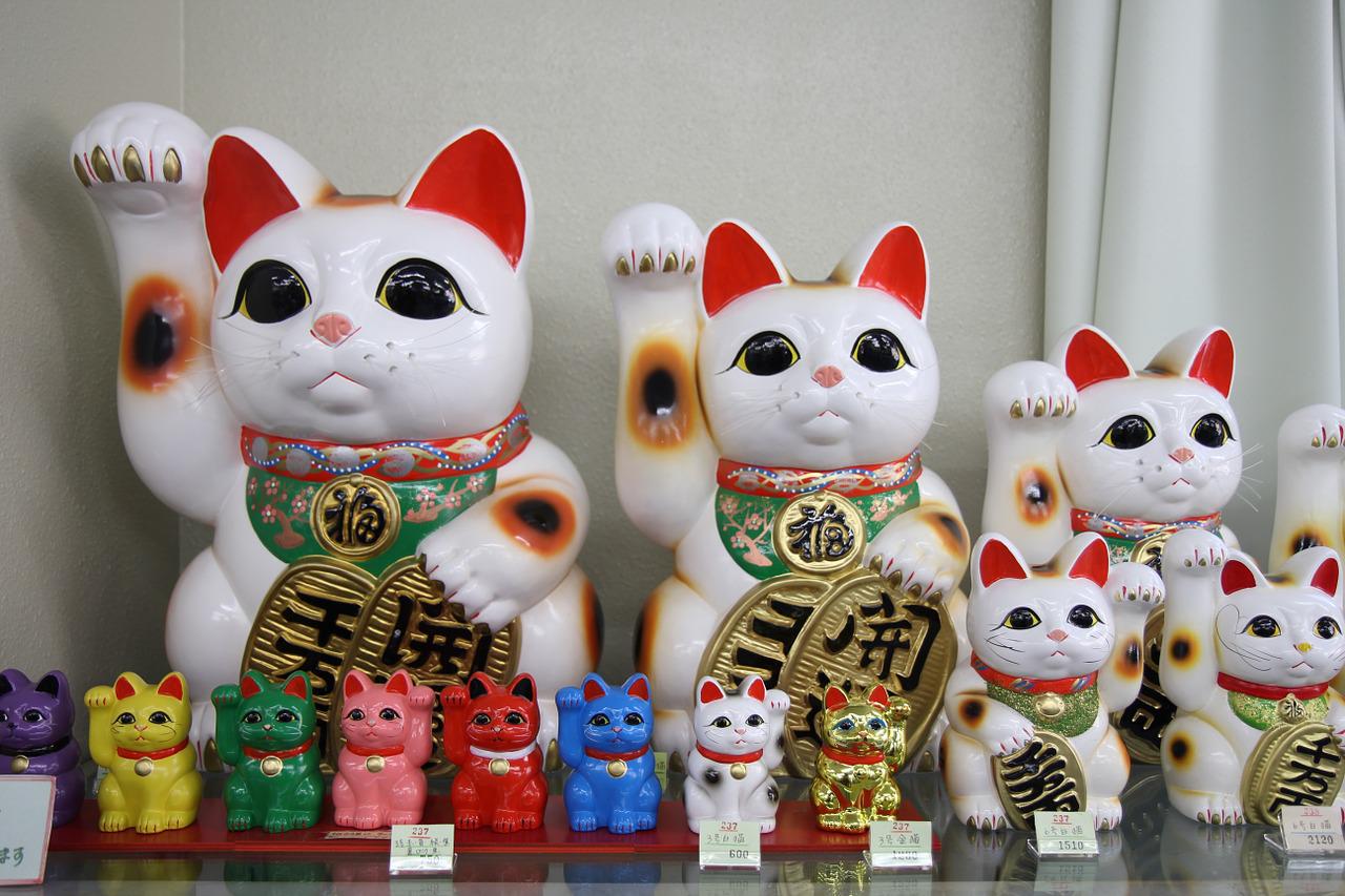Signification du chat Maneki-Neko pour les Japonnais.
